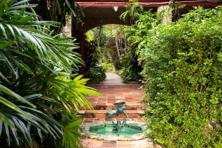 The Kampong Self-guided Tour - National Tropical Botanical Garden